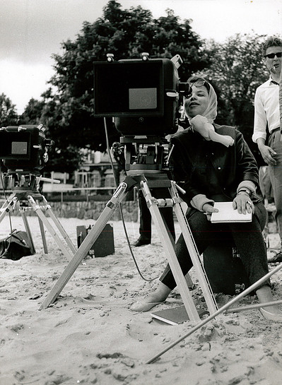 FROZEN MOMENTS OF THE 20TH CENTURY, ANNETT WOLF | Drôle de trame